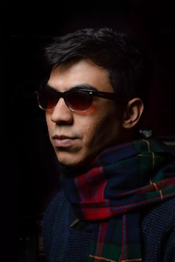 Al otro lado de las imágenes con Cesar Gonzalez. Cierre Musical Alan Garvey
